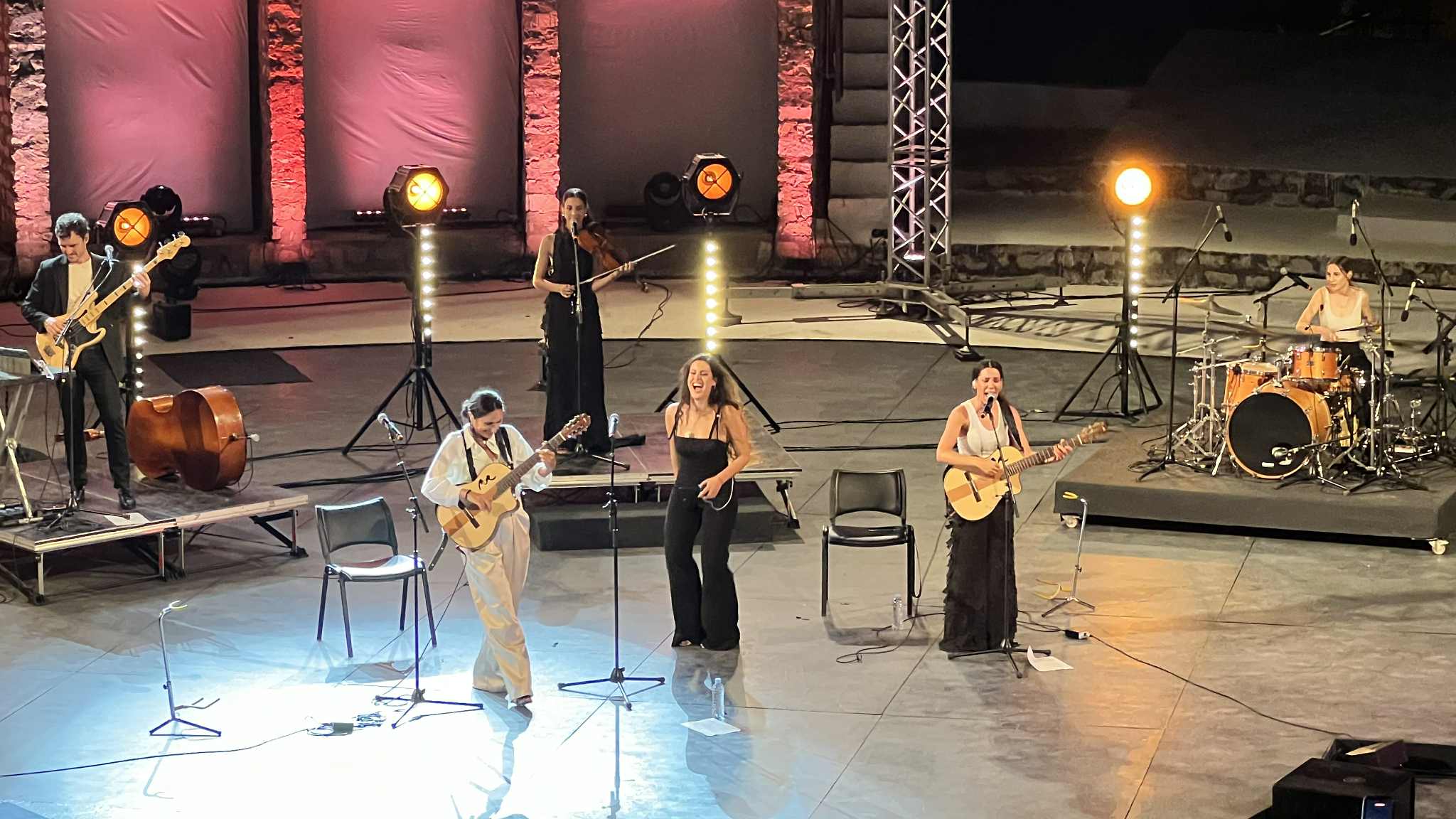 Le groupe espagnol « Las Migas » sur la scène du Festival International ...